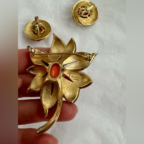 Trifari | Jewelry | Trifari Gold Coral Flower Jewelry Set | Poshmark